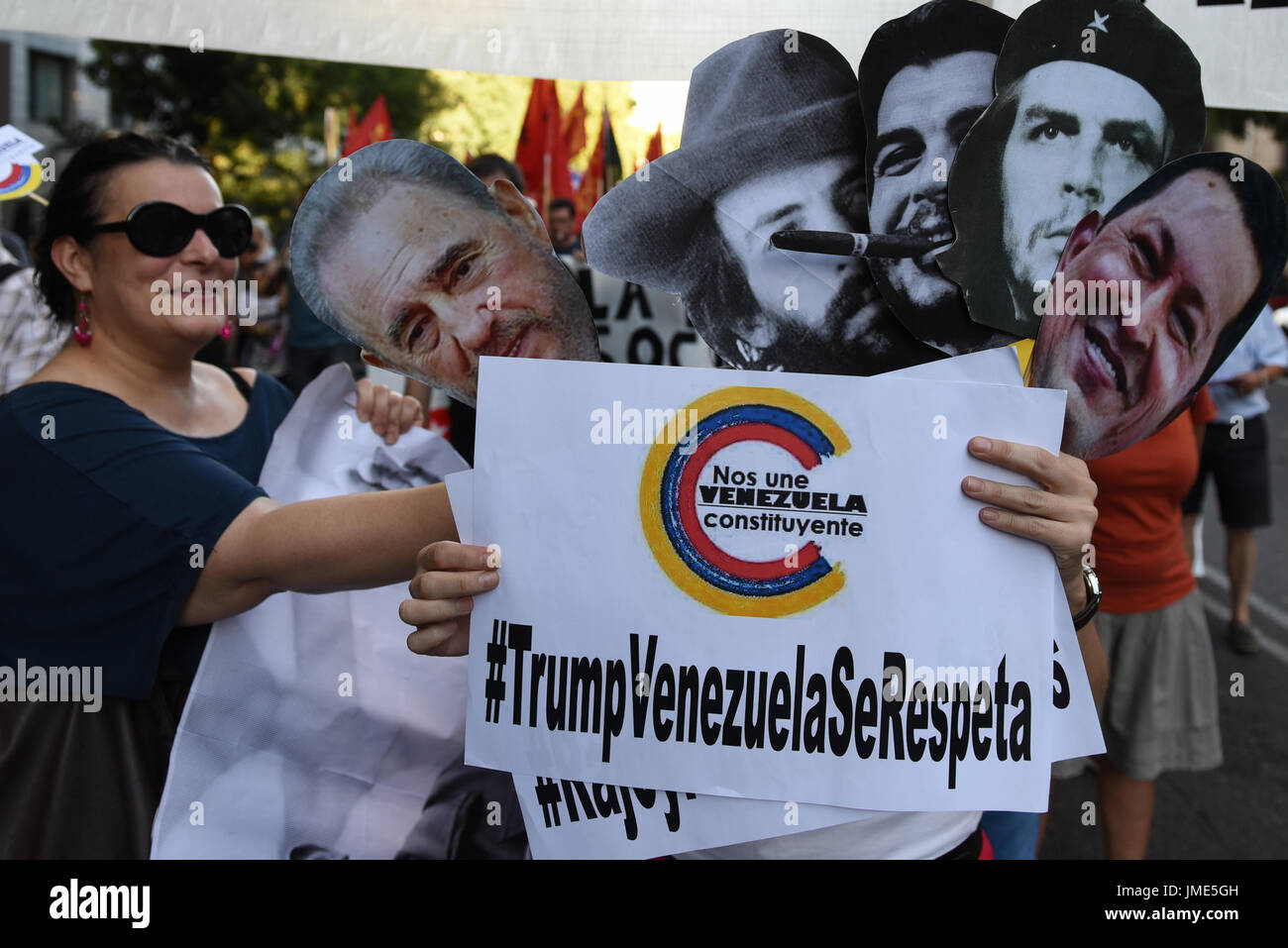 Madrid, Spain. 26th July, 2017. A protester wearing masks of Fidel ...