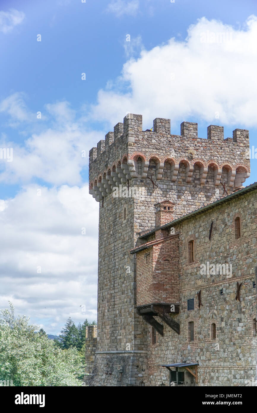 Medieval castle architecture hi-res stock photography and images - Alamy