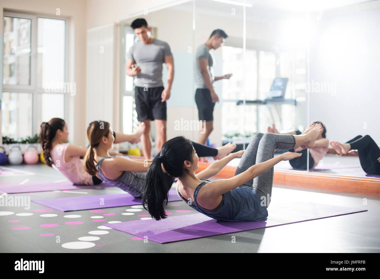 Chinese women exercising hi-res stock photography and images - Alamy