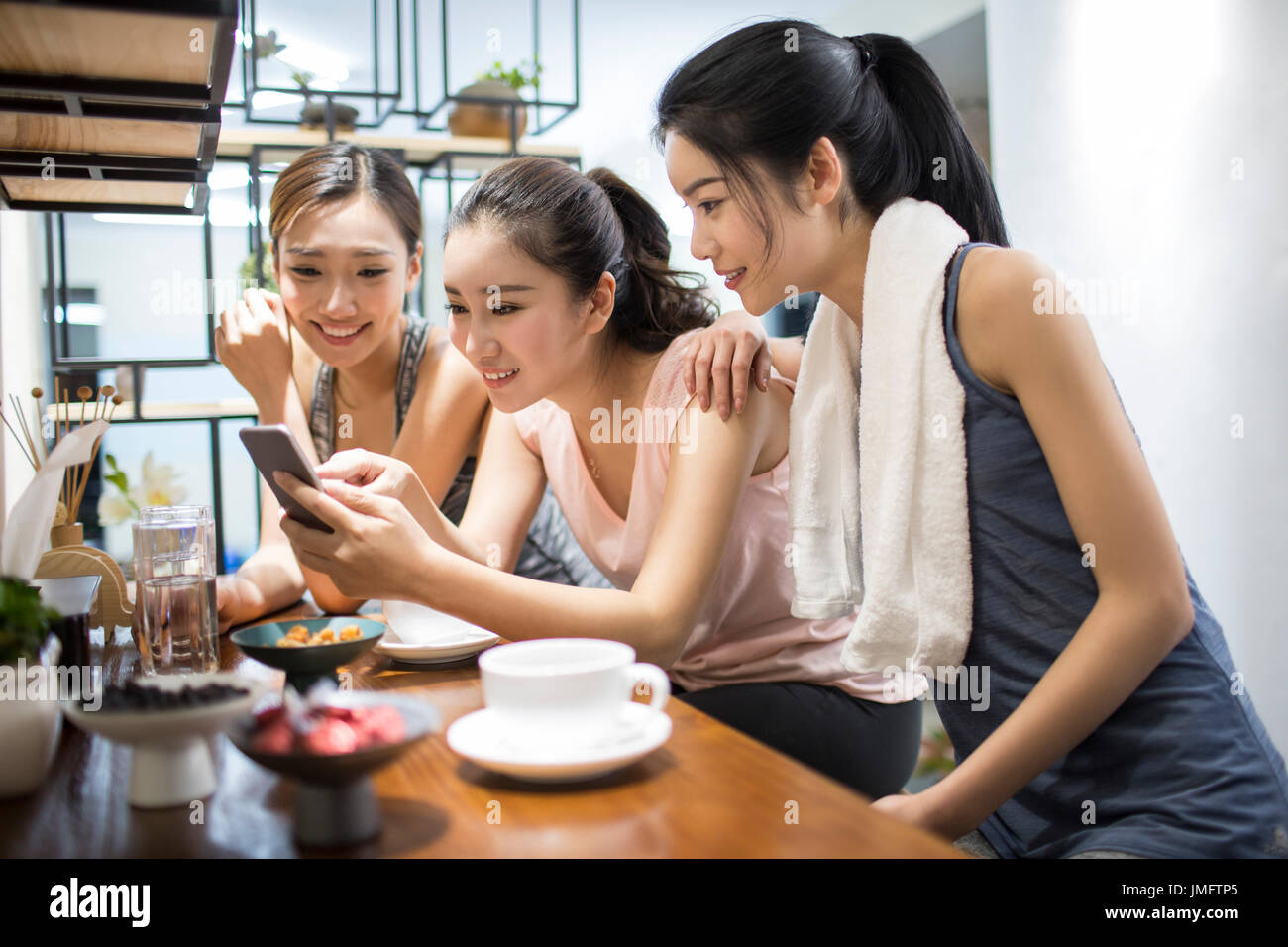 Asian women best friends hi-res stock photography and images - Alamy