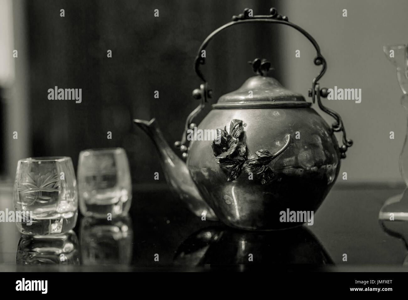 Vintage tea pot hi-res stock photography and images - Alamy