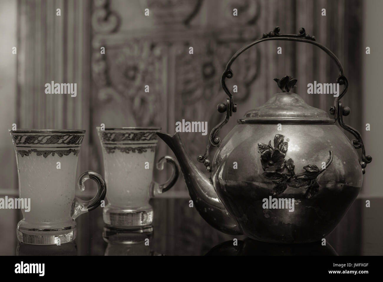 Victorian teapot hi-res stock photography and images - Alamy