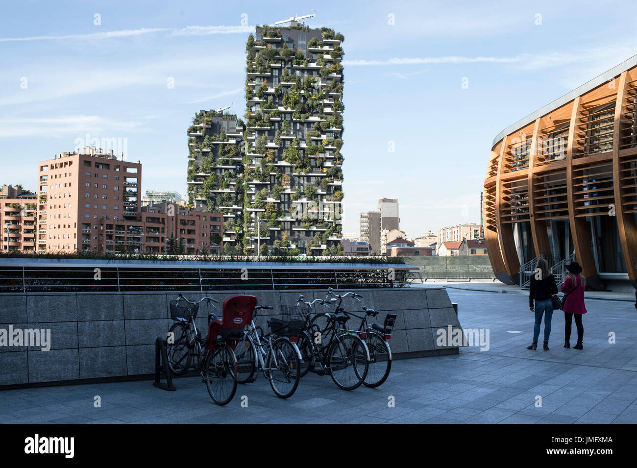 Bosco verticale from gae aulenti square hi-res stock photography and ...
