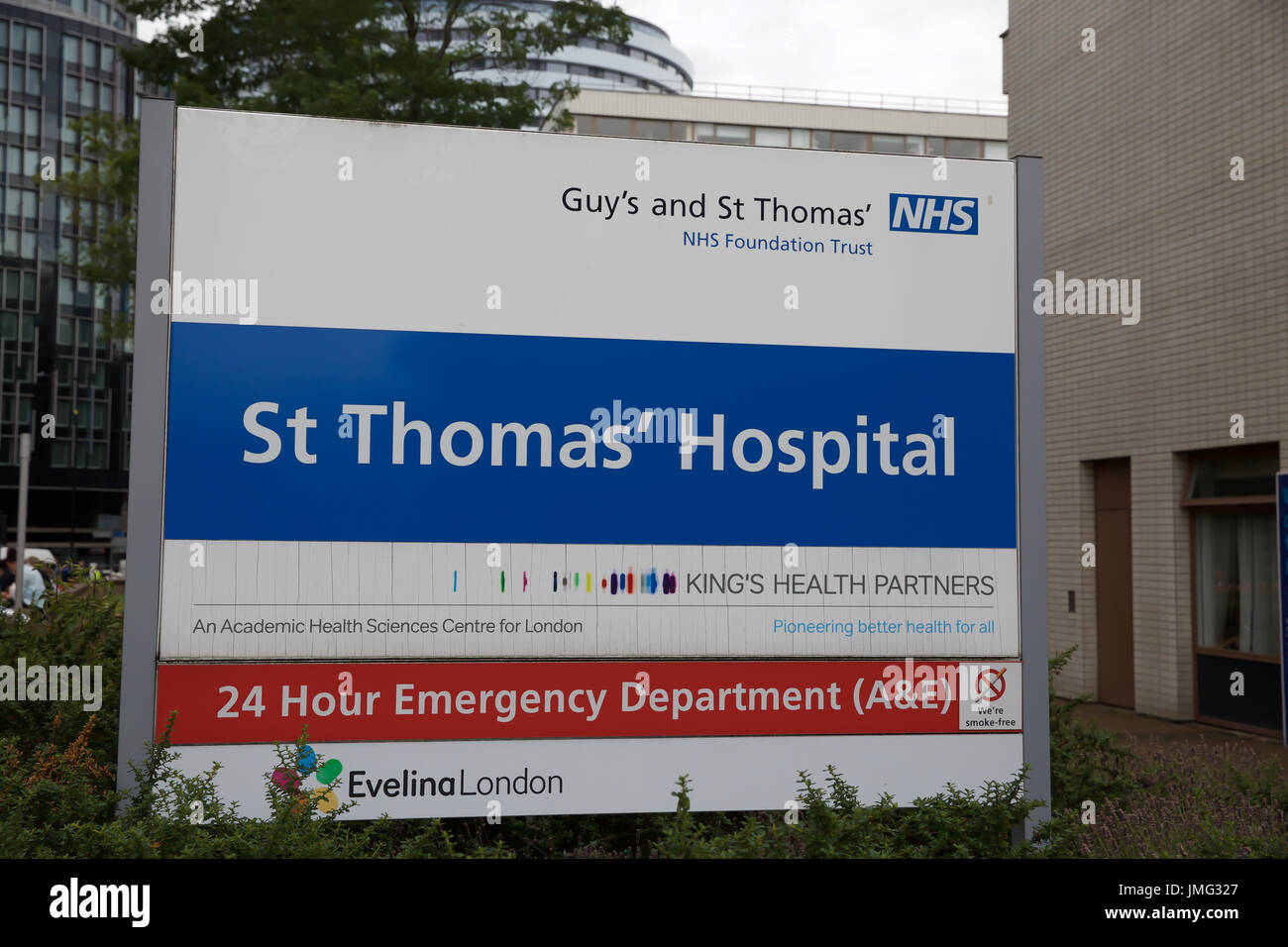 St Thomas' Hospital in London Stock Photo - Alamy