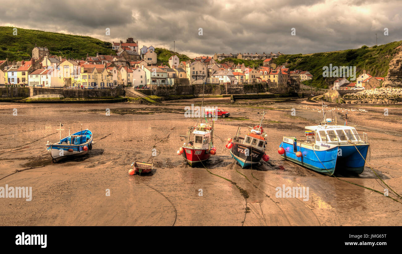 Staithes Harbour North Yorkshire Stock Photo - Alamy