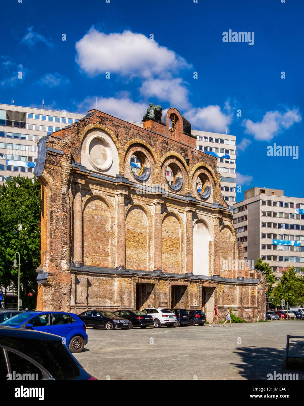 .Berlin,Mitte.Old Anhalter Bahnhof S-bahn station overlooks Askanischer ...
