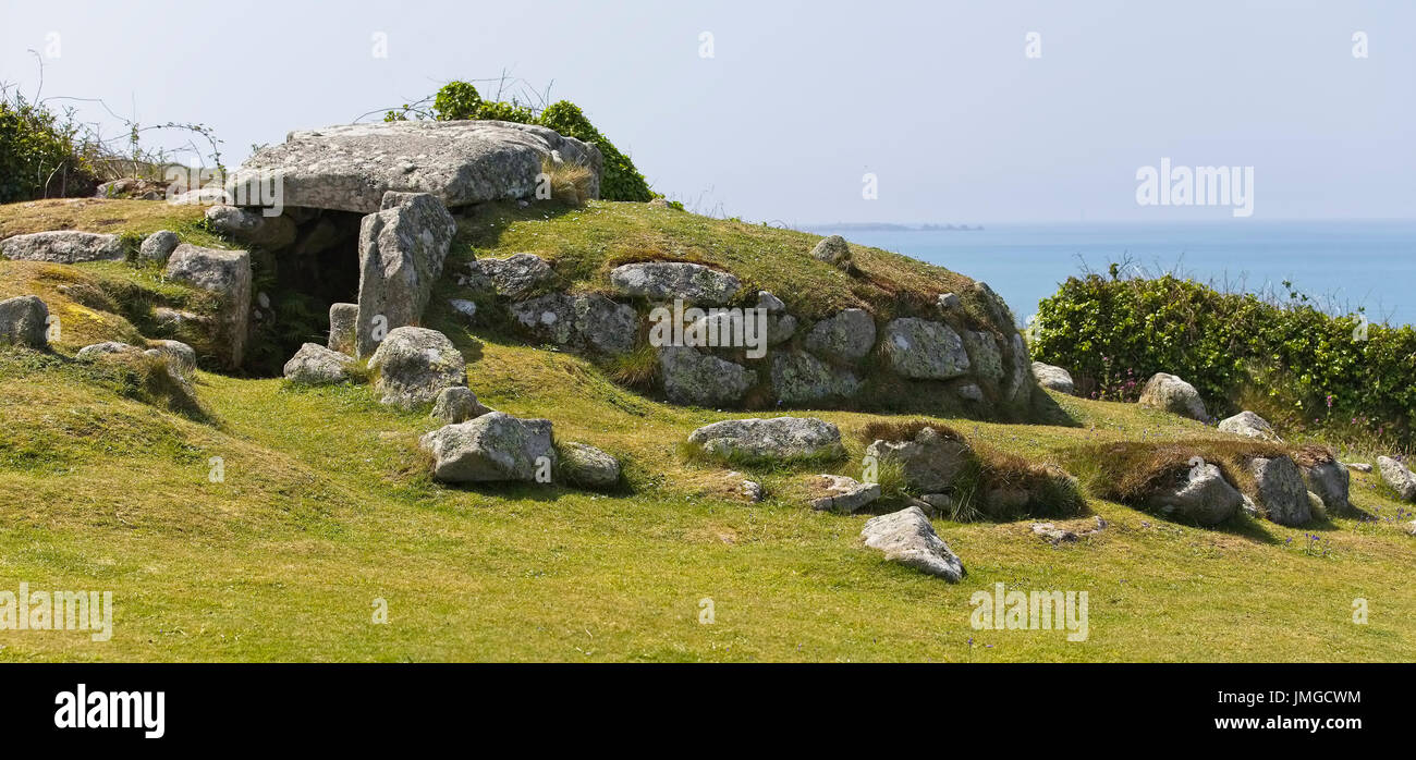 Scillonian tomb hi-res stock photography and images - Alamy