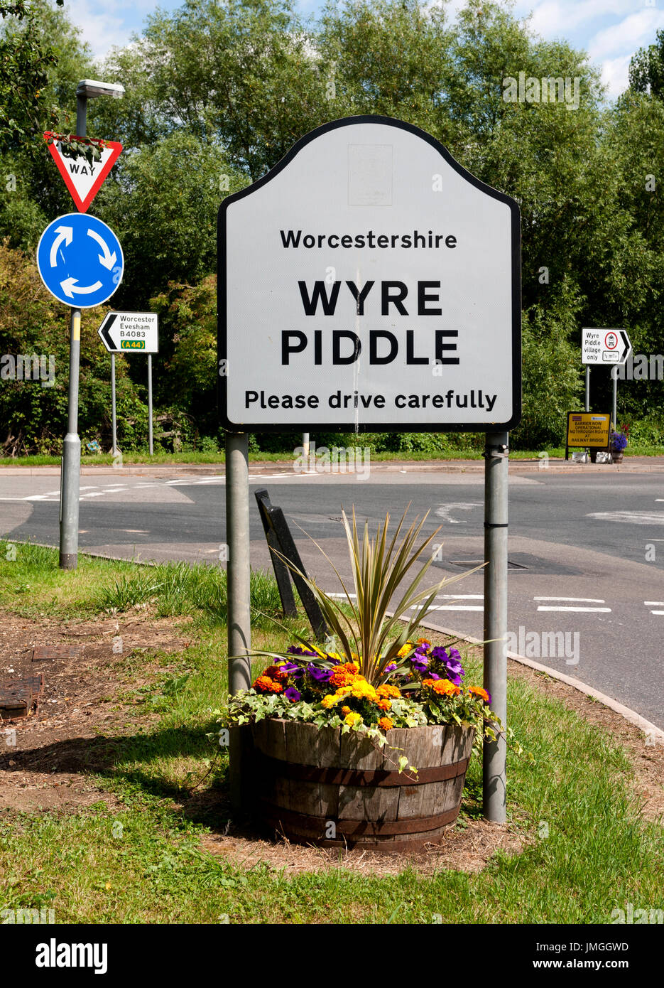 Wyre Piddle village sign, Worcestershire, England, UK Stock Photo - Alamy