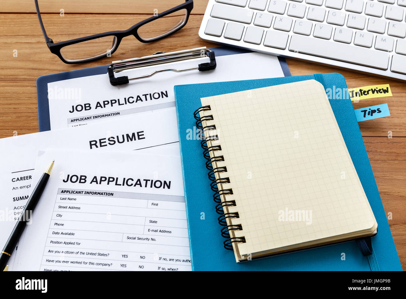Applying job computer hi-res stock photography and images - Alamy