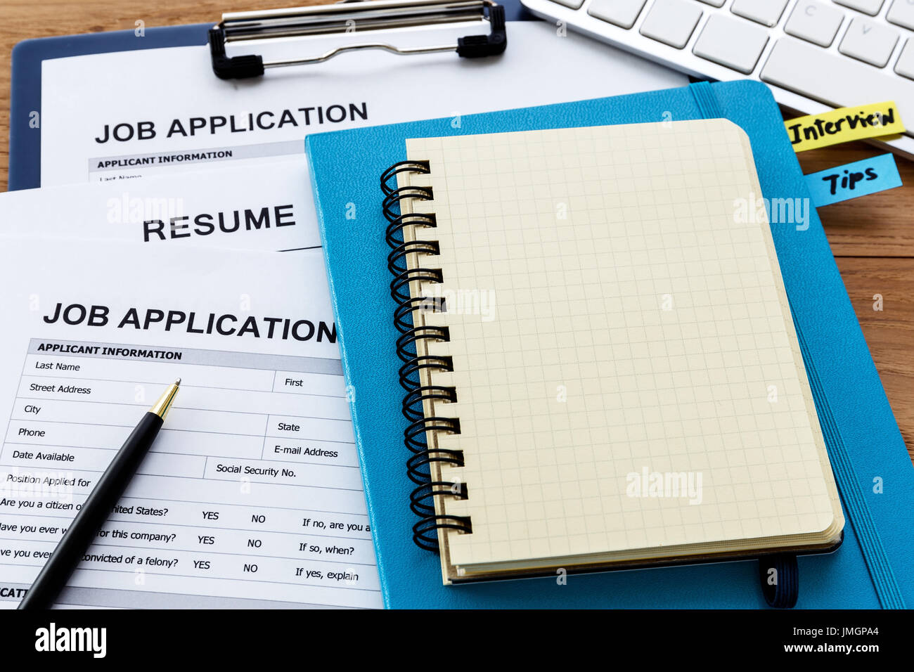 Applying job computer hi-res stock photography and images - Alamy