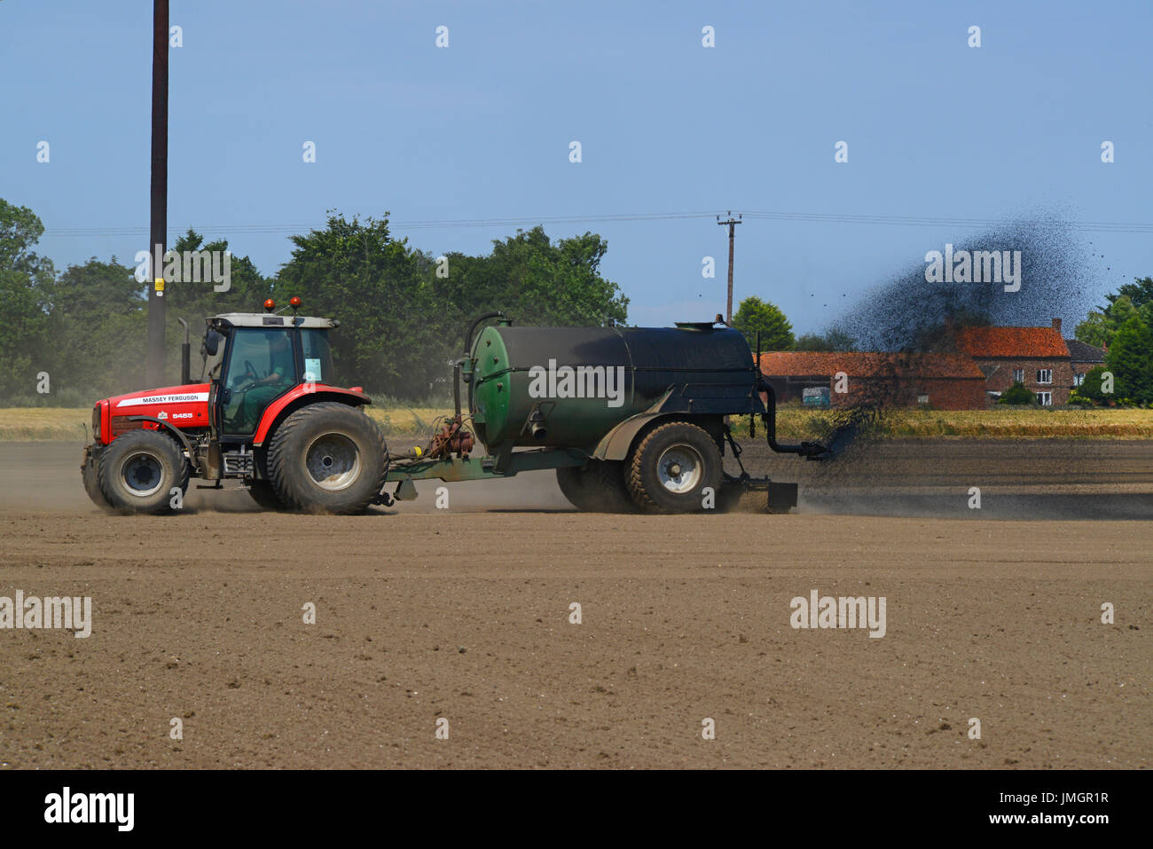 Muck spreader hi-res stock photography and images - Alamy
