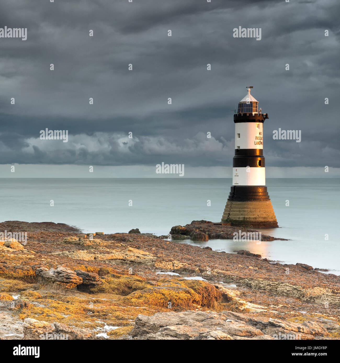 Golden lighthouse hi-res stock photography and images - Alamy