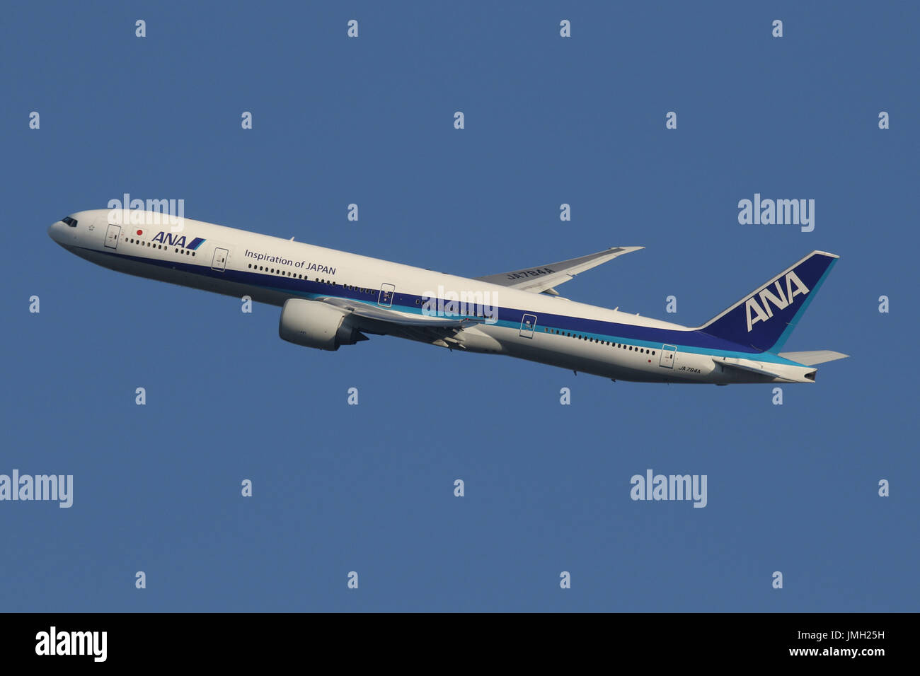 Nippon airways ana flight hi-res stock photography and images - Alamy