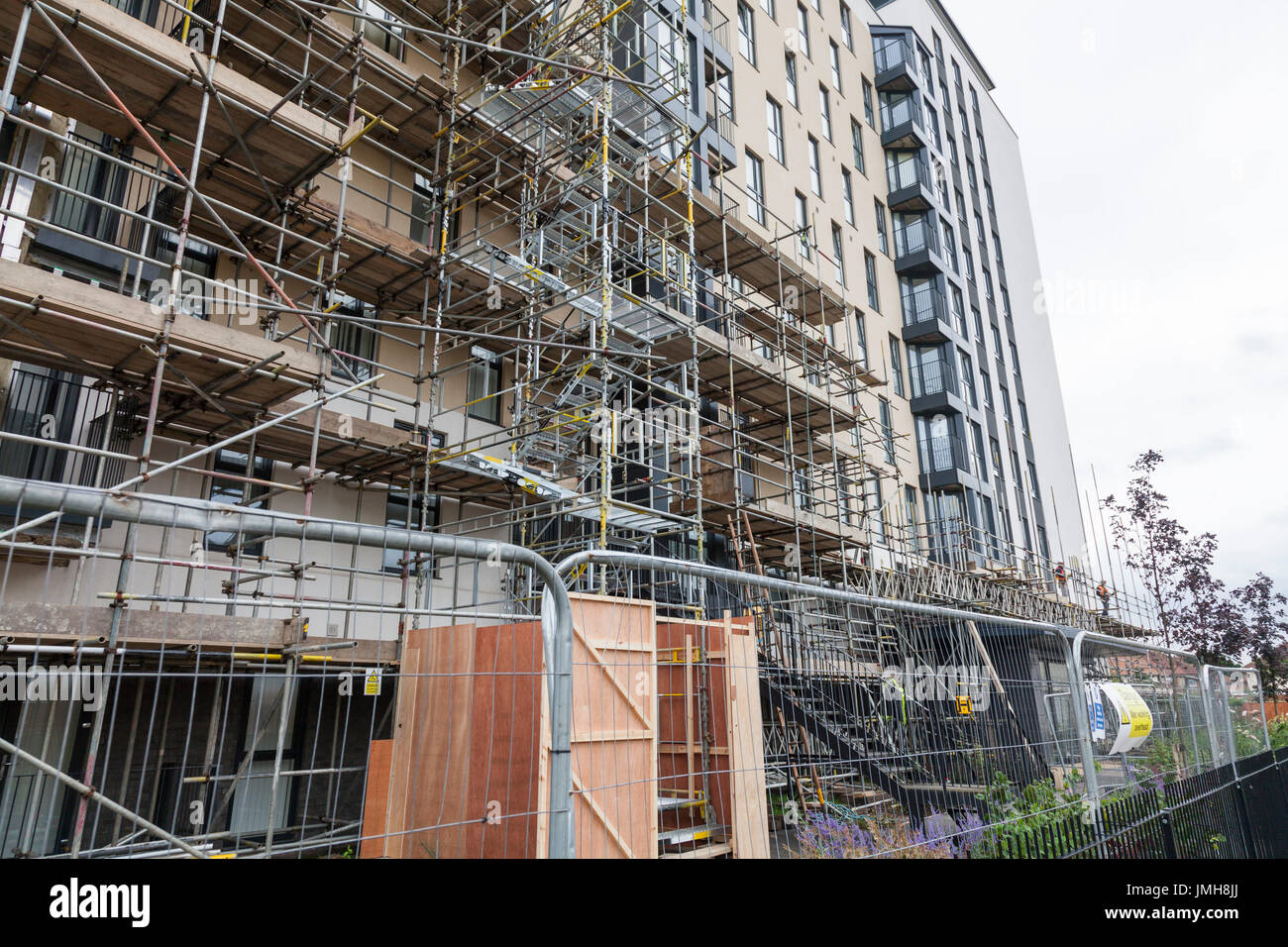 Workmen at Kennedy Gardens high rise flats in Billingham,Teesside ...