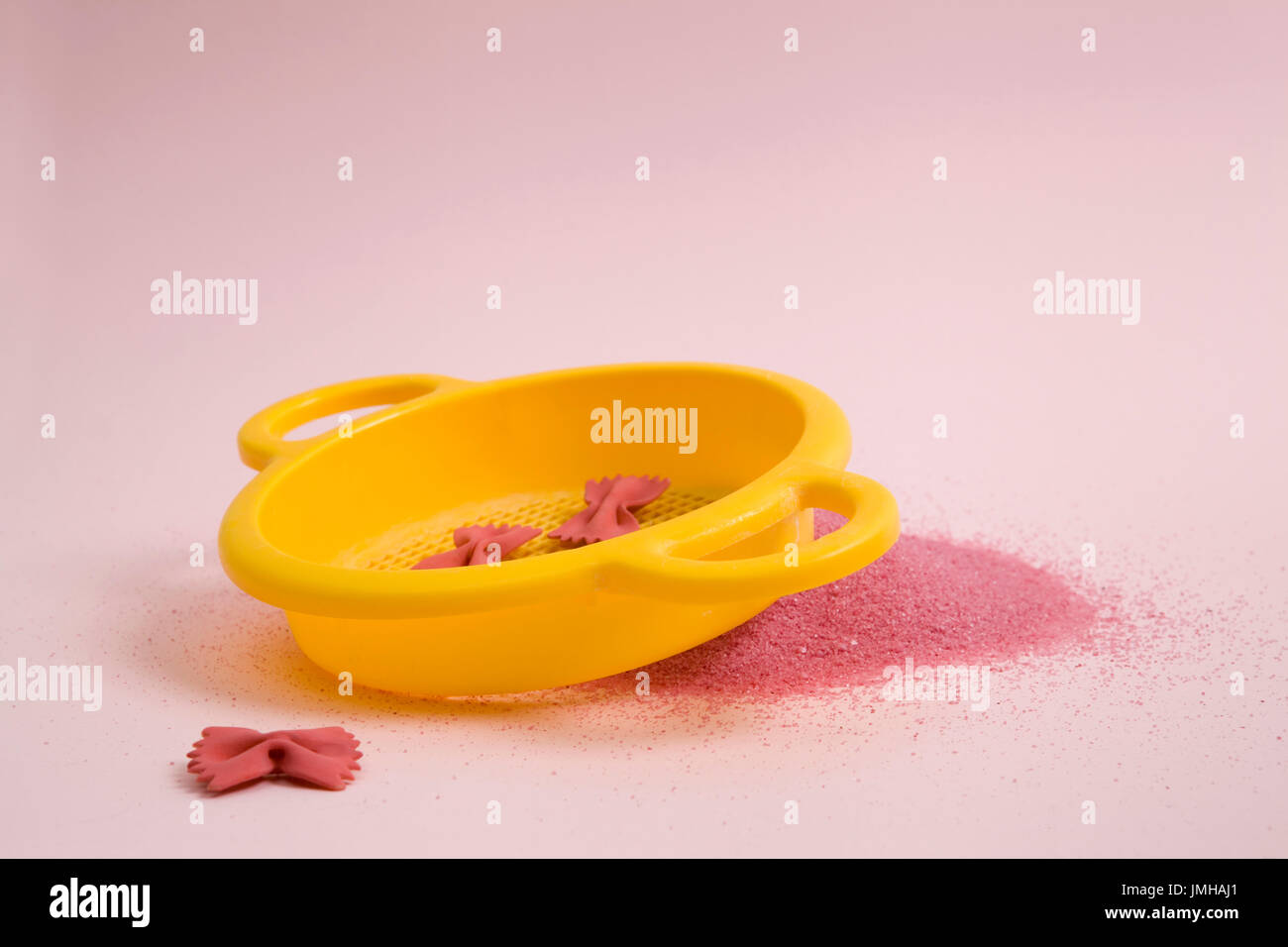Sieve Sand High Resolution Stock Photography and Images - Alamy