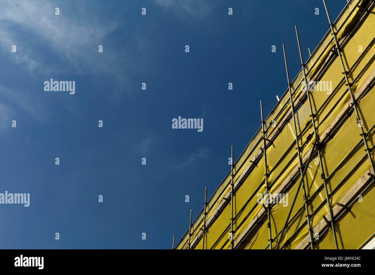 Scaffold wrapping hi-res stock photography and images - Alamy
