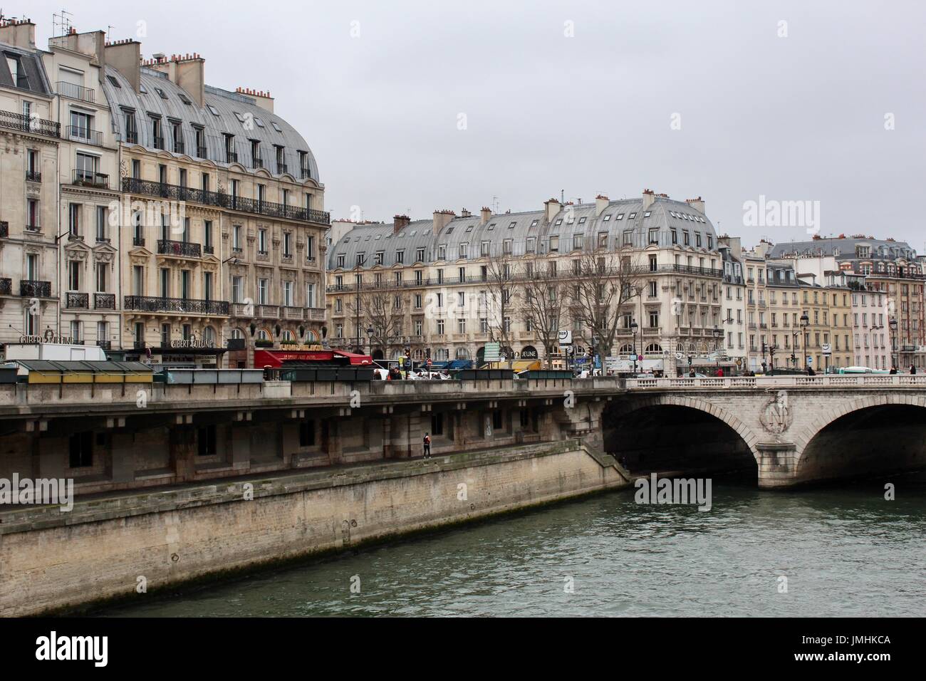 bridge over the river seine Stock Photo - Alamy