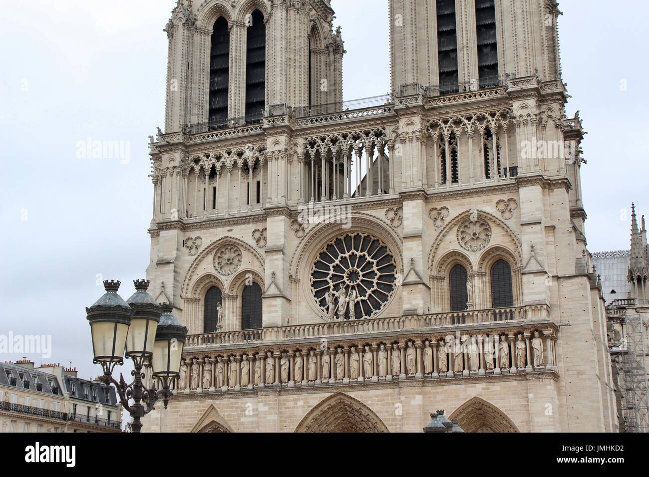 Paris iconic landmarks hi-res stock photography and images - Alamy