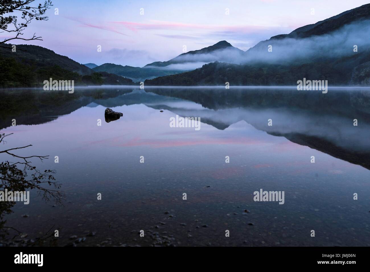 Early one morning hi-res stock photography and images - Alamy