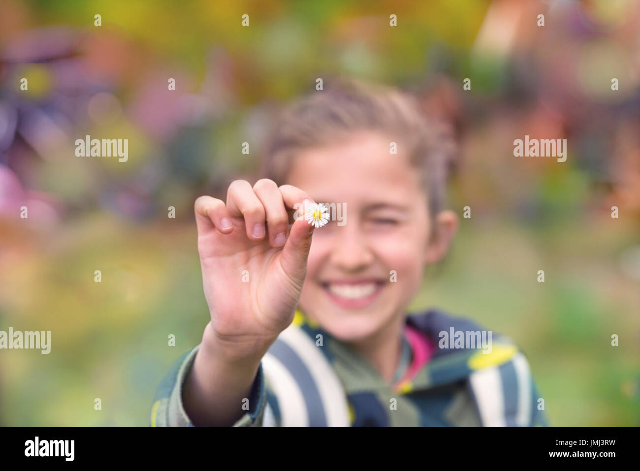 Girl 8 years daisy hi-res stock photography and images - Alamy