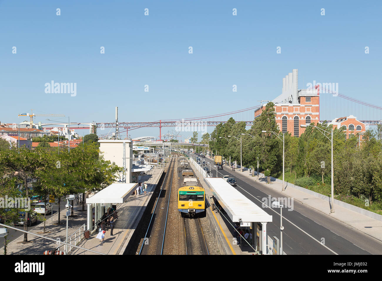 Portuguese trains hi-res stock photography and images - Alamy
