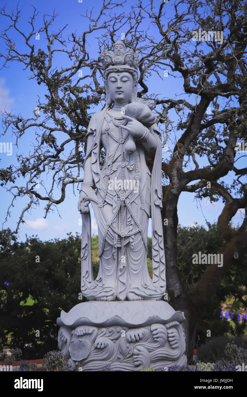 Zen statue asian buddhism hi-res stock photography and images - Alamy