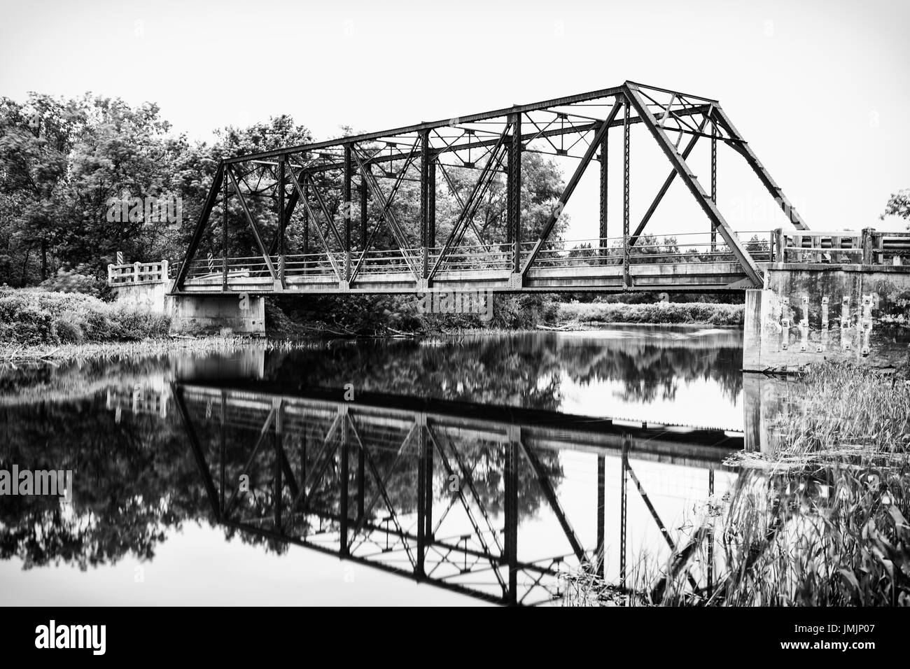 Steel bridge structure hi-res stock photography and images - Alamy
