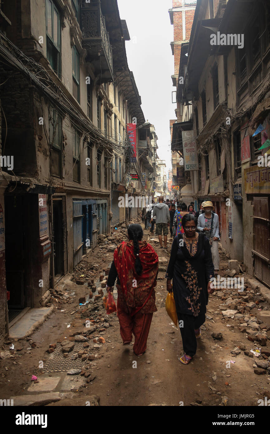Earthquake damage road hi-res stock photography and images - Alamy