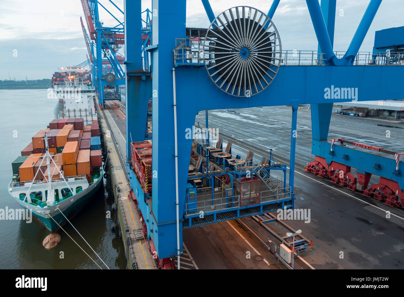 Containerterminal in Hamburg, Deutschland Stock Photo - Alamy