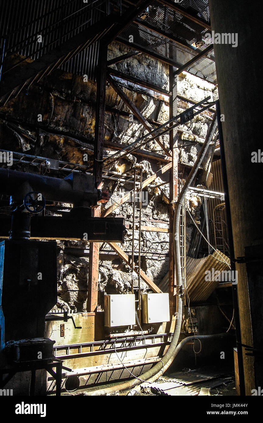 Tile factory hi-res stock photography and images - Alamy