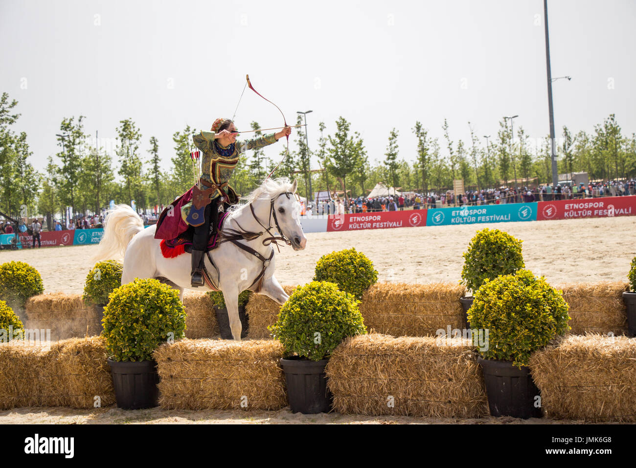 Ottoman archer riding and shooting on horseback Stock Photo - Alamy