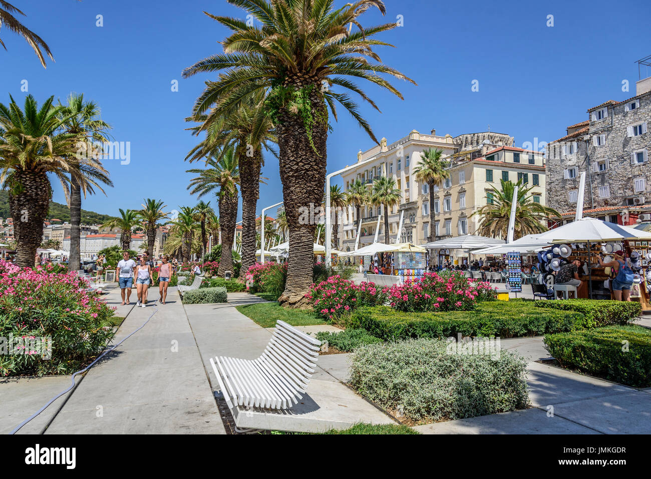 Embankment mountain house hi-res stock photography and images - Alamy