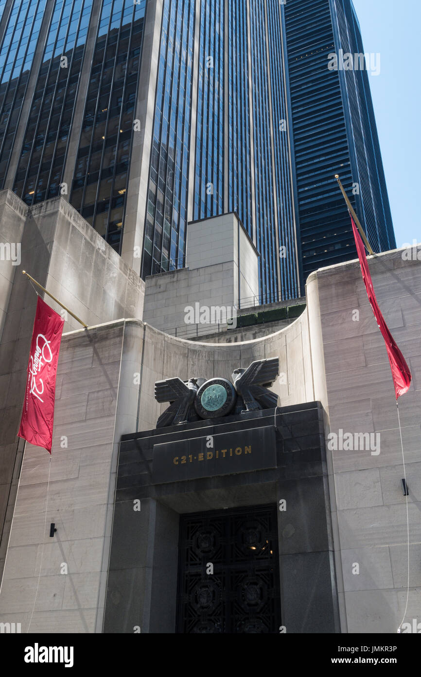 Century 21 new york hi-res stock photography and images - Alamy
