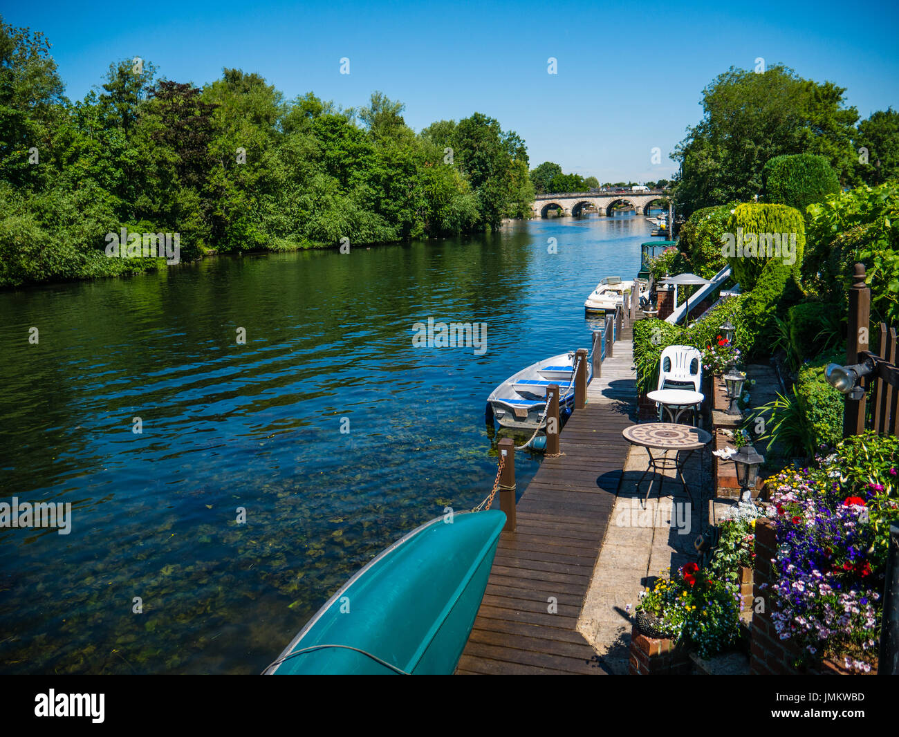 Maidenhead hi-res stock photography and images - Alamy