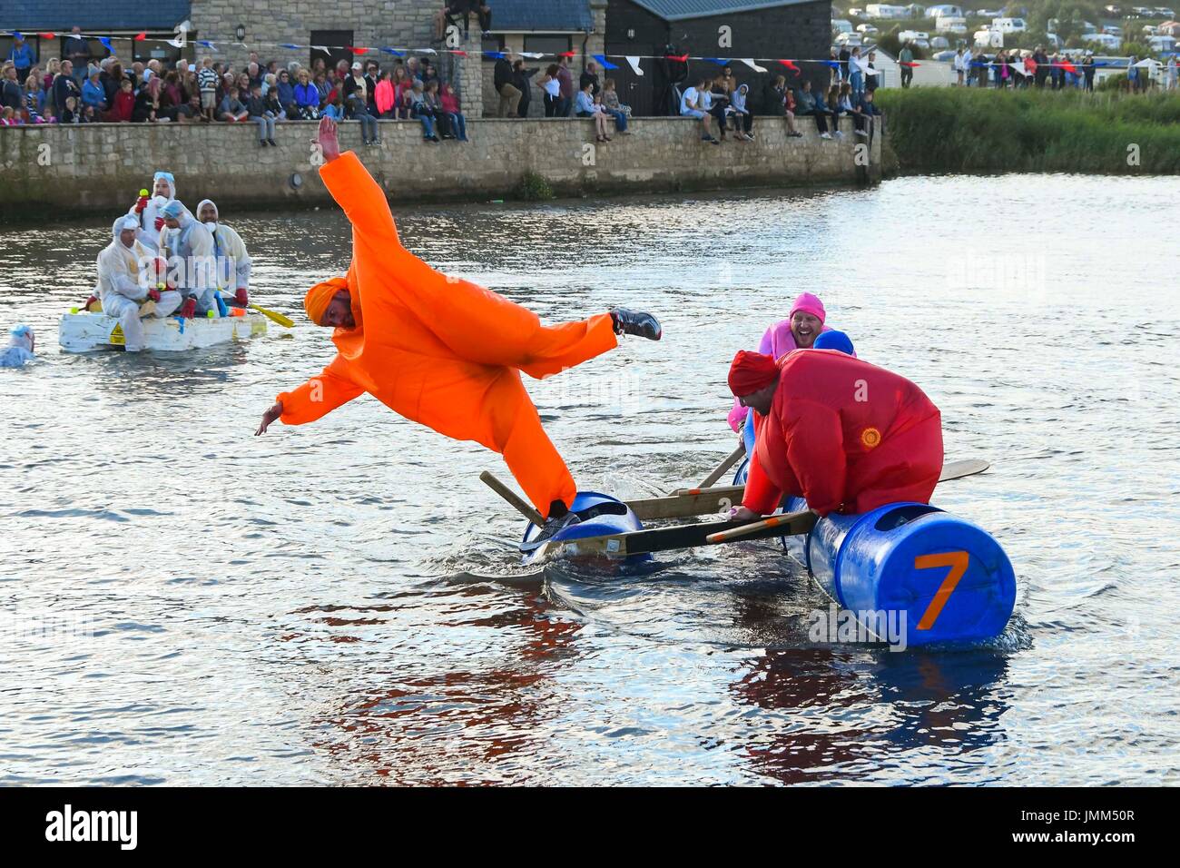 Raft race competitors rowing river hi-res stock photography and images ...