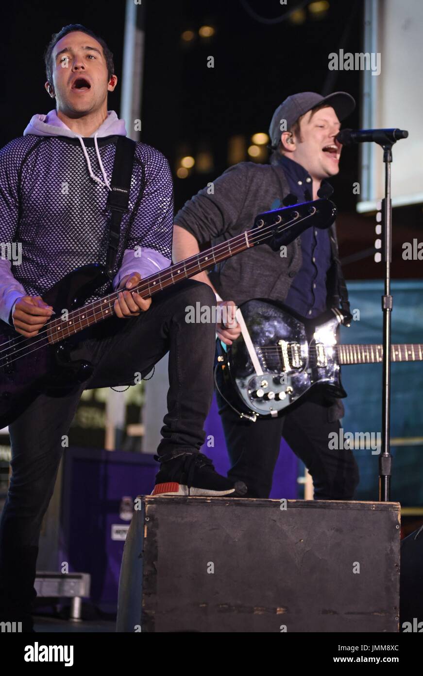 Pete wentz patrick stump hi-res stock photography and images - Alamy