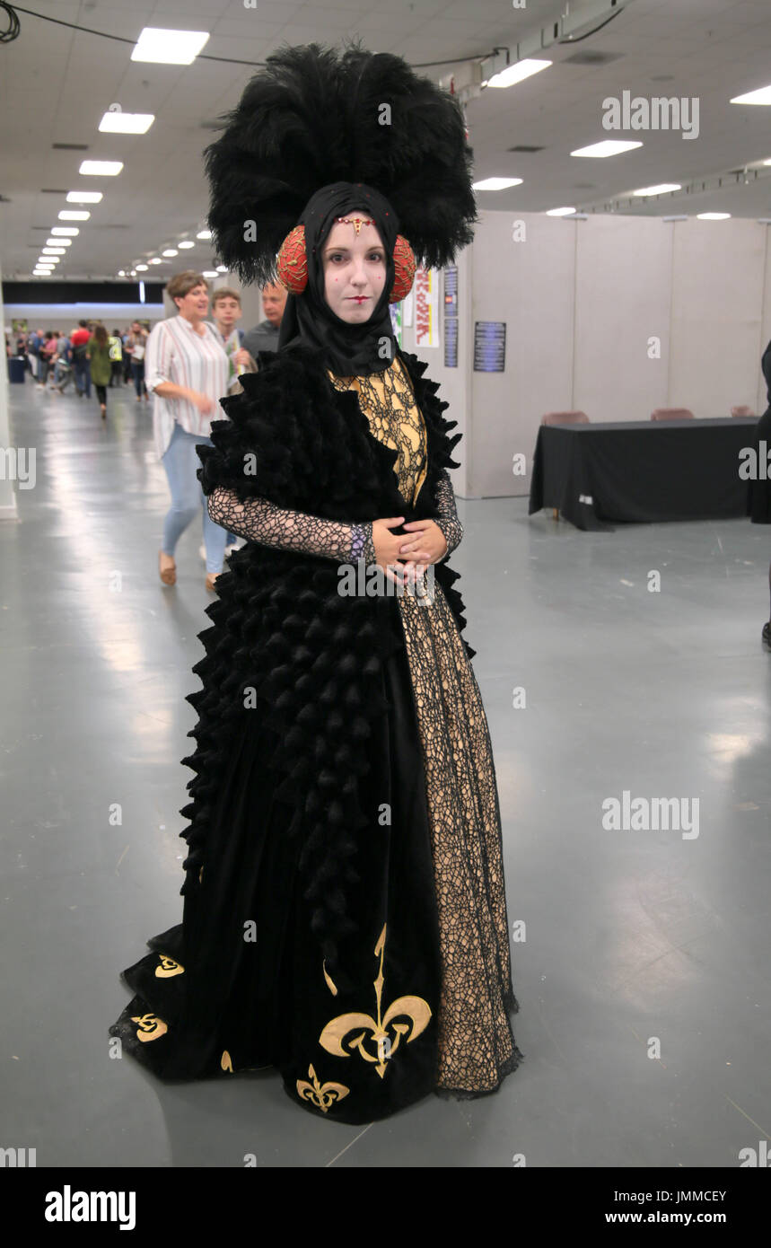 Huge pockets hi-res stock photography and images - Alamy