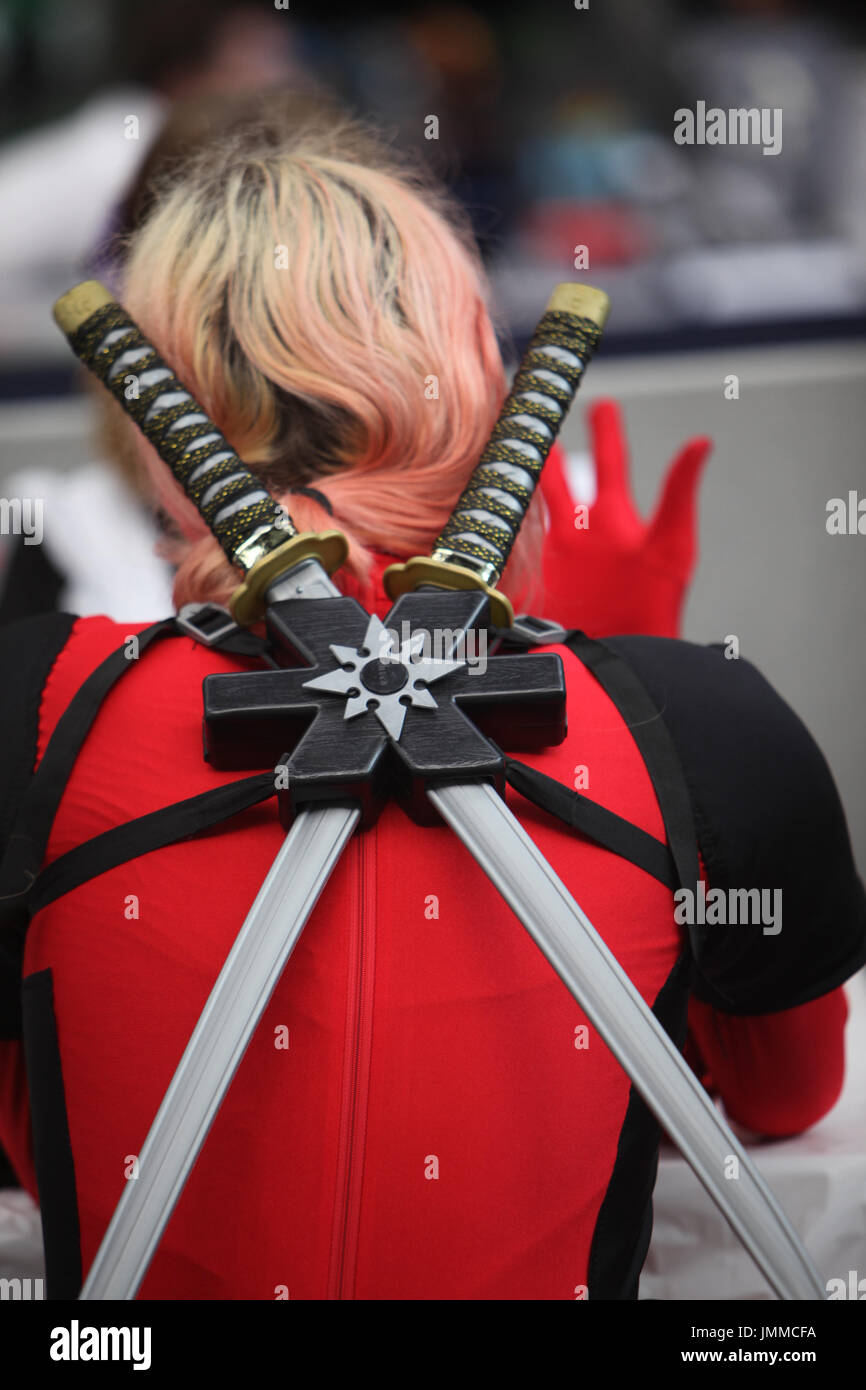 Huge pockets hi-res stock photography and images - Alamy