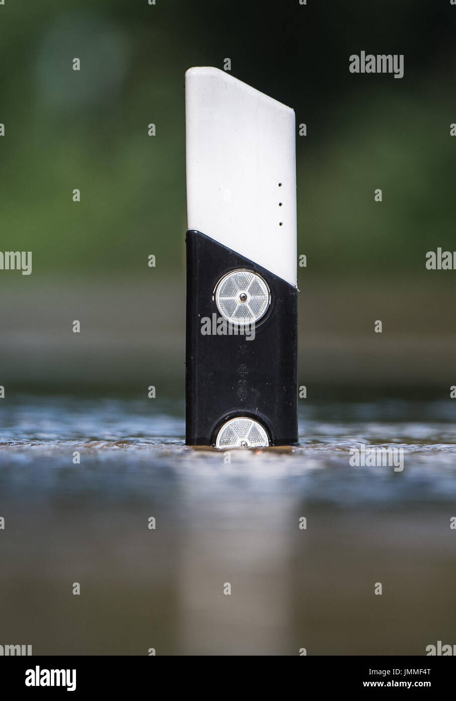 Braunschweig, Germany. 28th July, 2017. A reflector post can be seen in ...