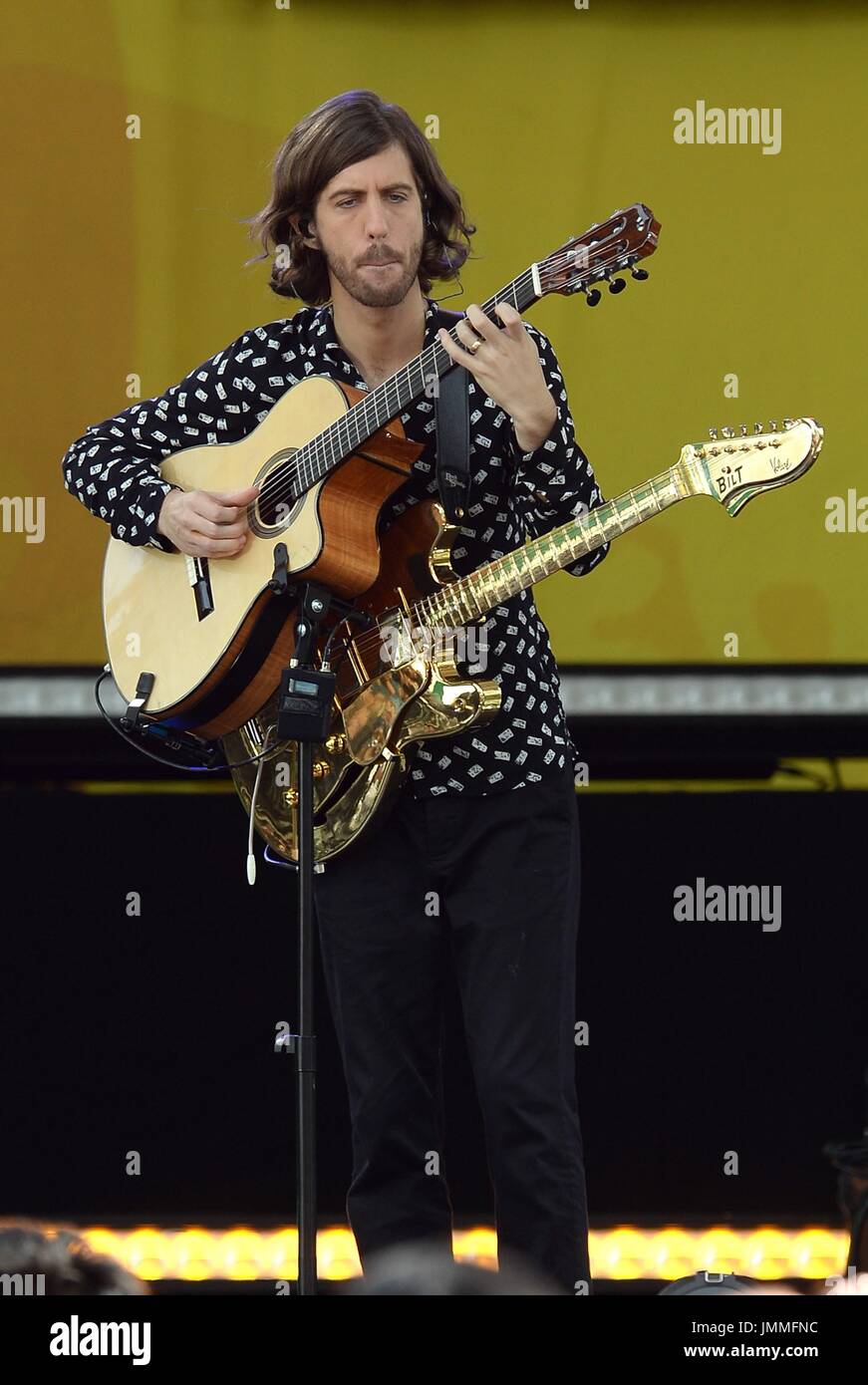 Wayne sermon on stage hi-res stock photography and images - Alamy