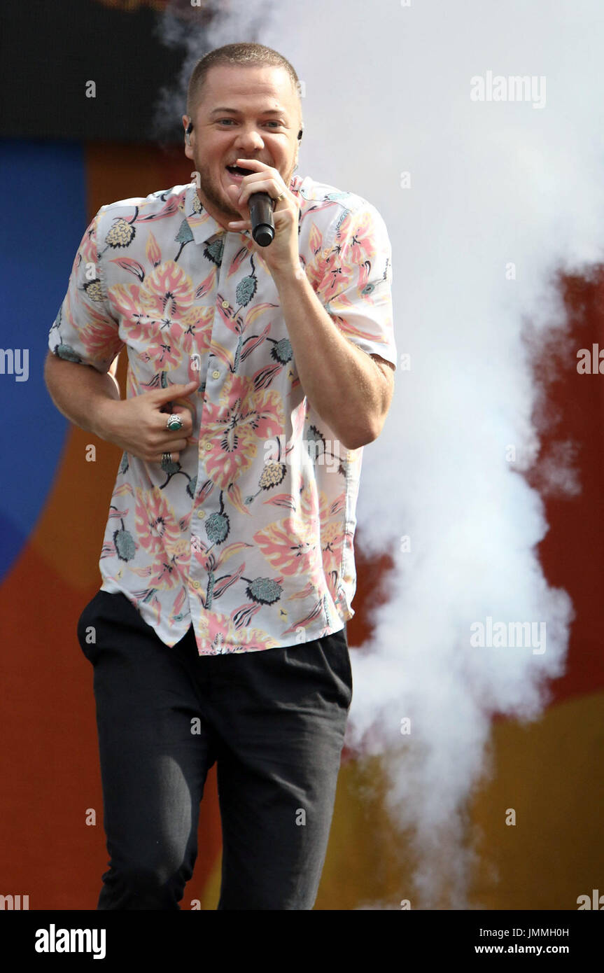 Imagine dragons lead vocalist dan reynolds performs hi-res stock ...