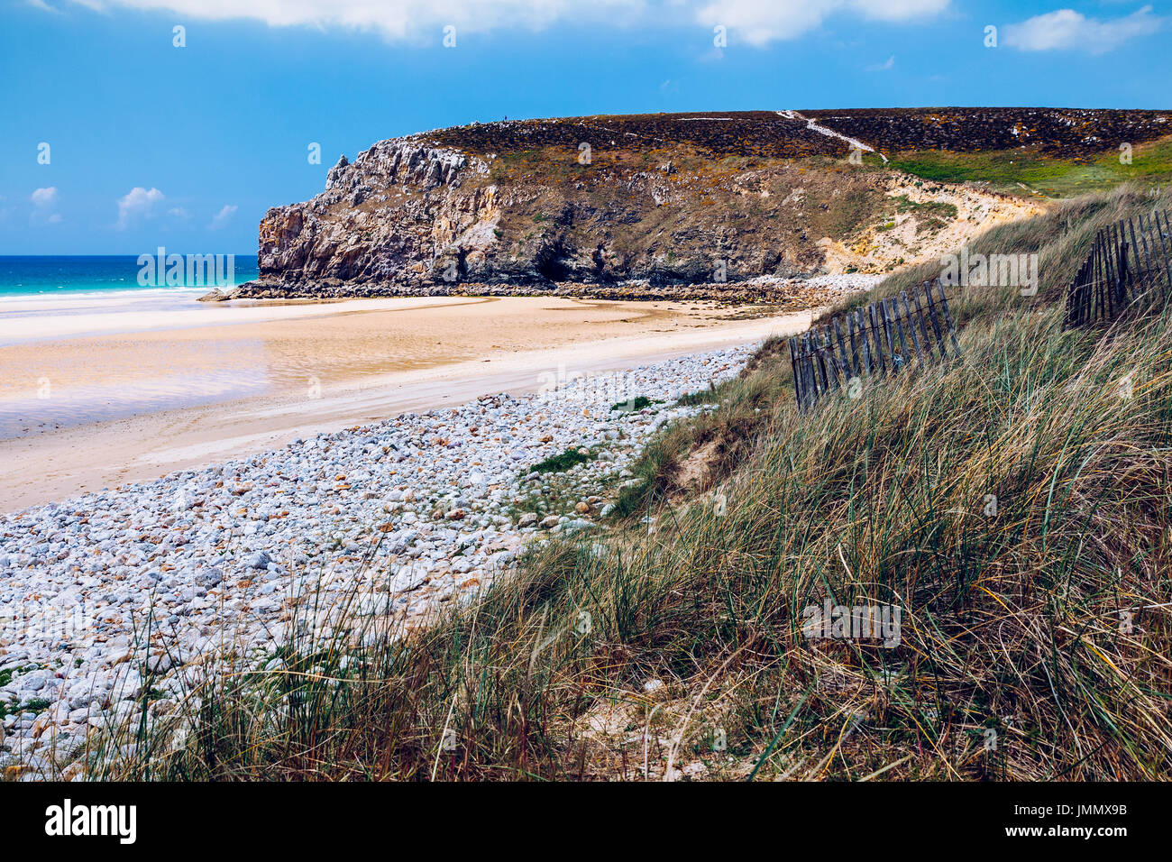 Beach Anse de Pen Hat on the Presqu'ile de Crozon, Parc naturel ...