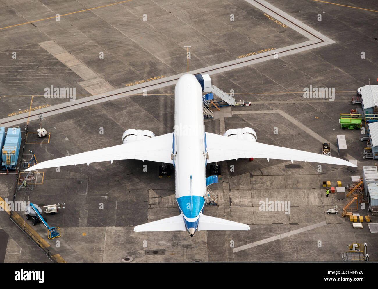 Boeing 787 dreamliner engine hi-res stock photography and images - Alamy