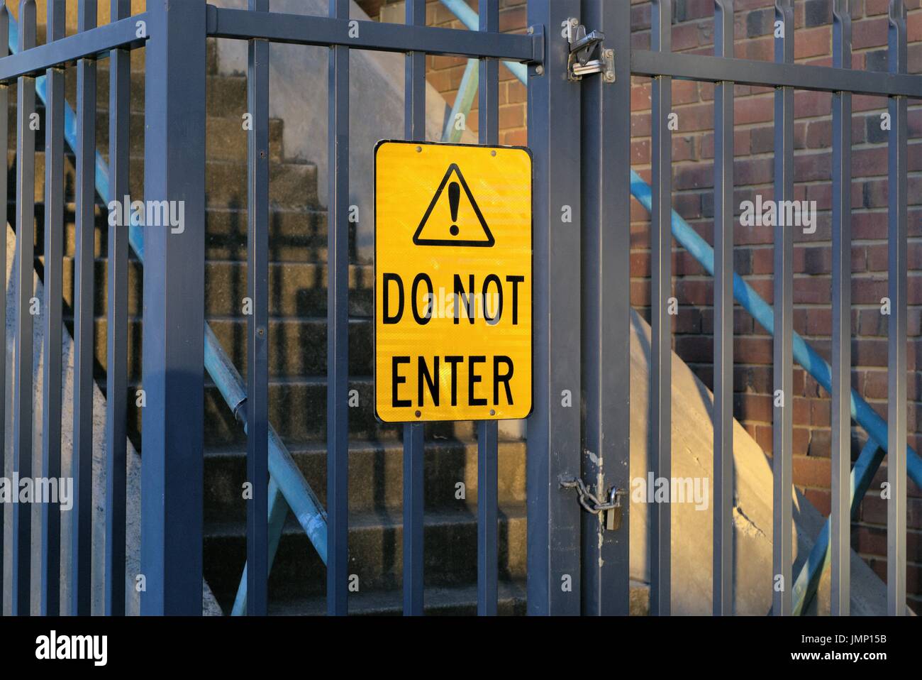No entry sign board hi-res stock photography and images - Alamy