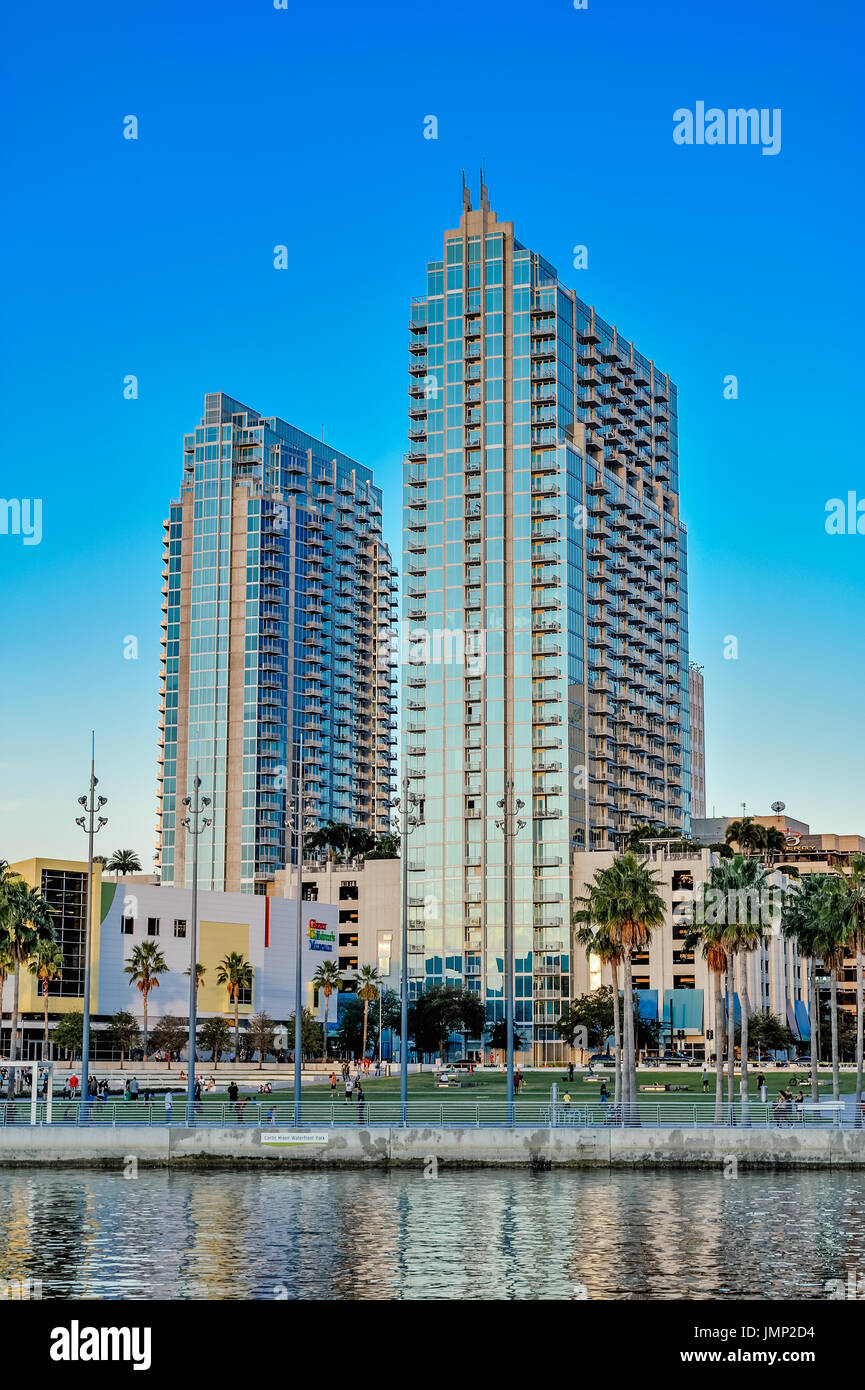 Skypoint hi-res stock photography and images - Alamy