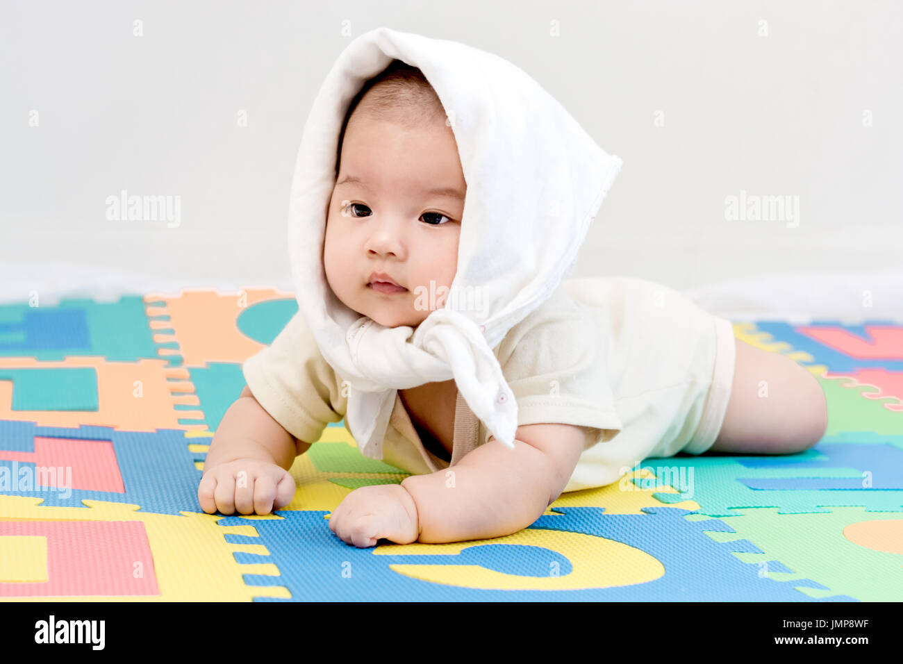 Handkerchief on the head hi-res stock photography and images - Alamy