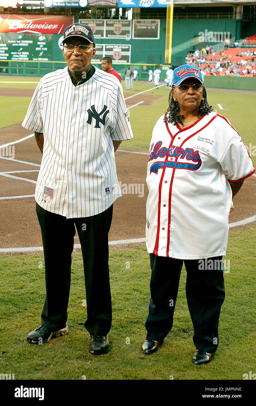 Washington, D.C. - August 11, 2006 -- Former Negro Leagues players Al ...