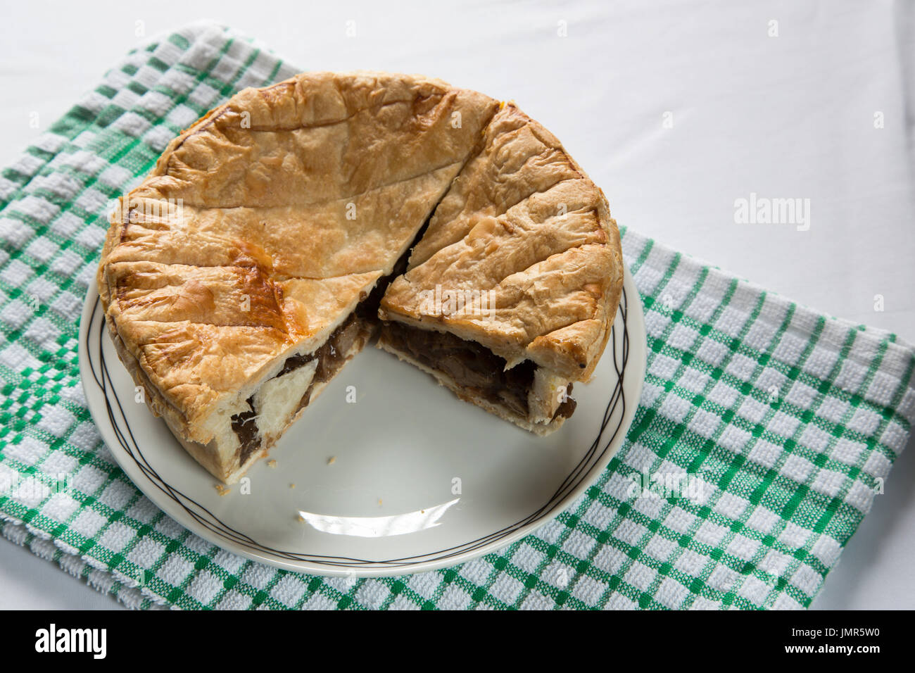 Family size Beef and ale pie Stock Photo - Alamy