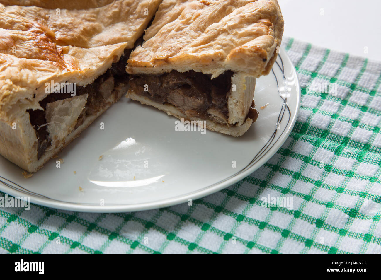 Family size Beef and ale pie Stock Photo - Alamy