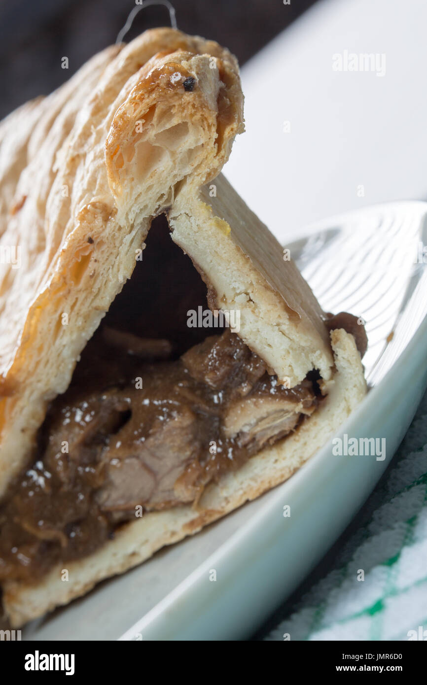 Family size Beef and ale pie Stock Photo - Alamy